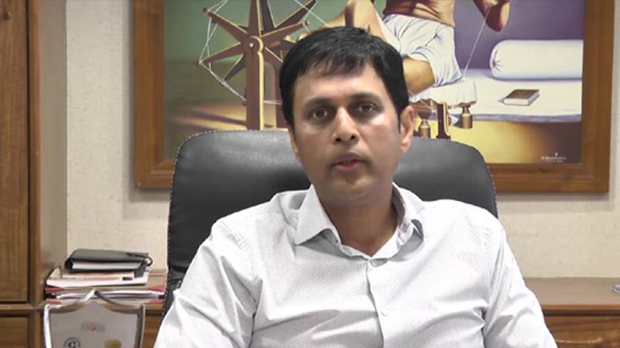 ప్రభుత్వ ఉన్నతాధికారి కూతురి పెళ్లికి ప్రైవేట్ చెల్లింపులు.. చాలా ...