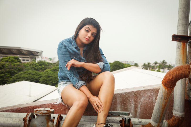 நடிகை தேஜா ஸ்ரீ இவ்வளவு ஹாட் நாயகியா!