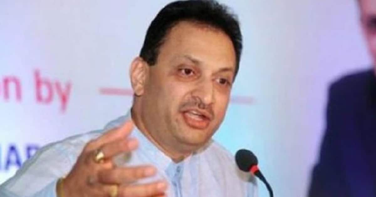 Anant Kumar Hegde mocks JDS, changes 'Nikhil Yellidiyappa' to 'Anand ...