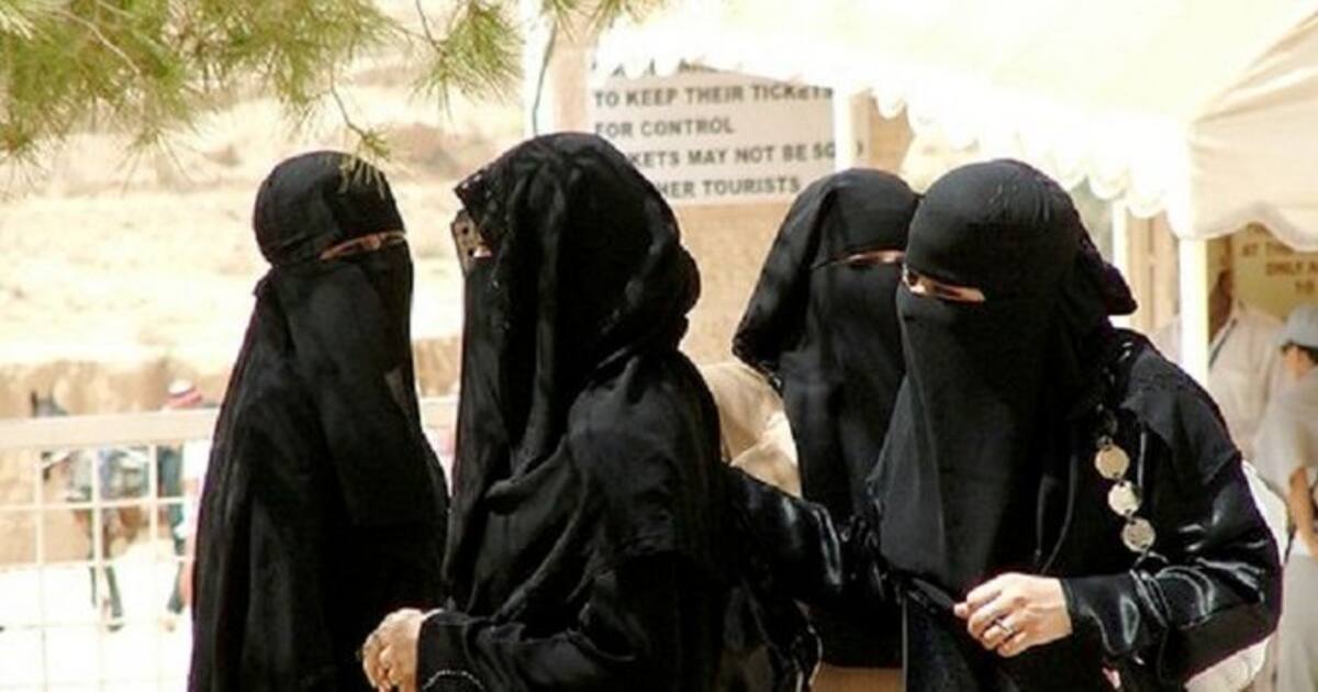 Sri Lanka bans all face coverings including burqa after Easter Sunday ...