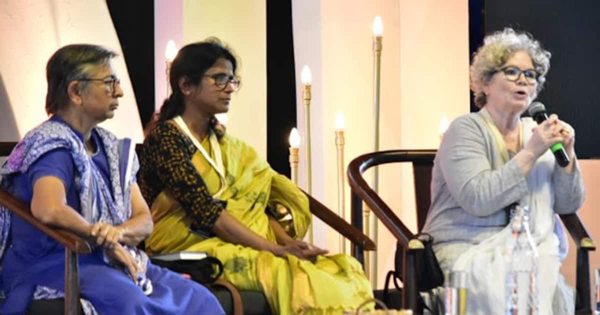 അജിതയുടെ 'ഓര്‍മയിലെ ഈ നാളങ്ങള്‍' പ്രകാശനം ചെയ്തു