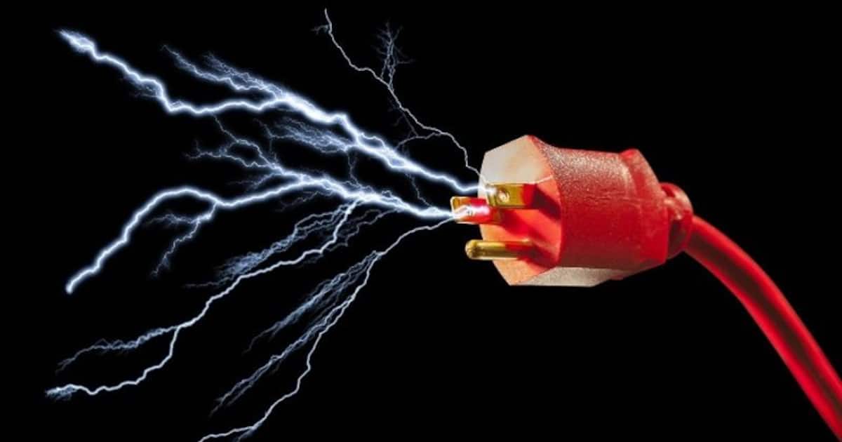 ഹോളി ആഘോഷത്തിനിടെ വൈദ്യുത ലൈനിൽ നിന്ന് ഷോക്കേറ്റു; 6 പേർക്ക് പരിക്ക്, 3 ...