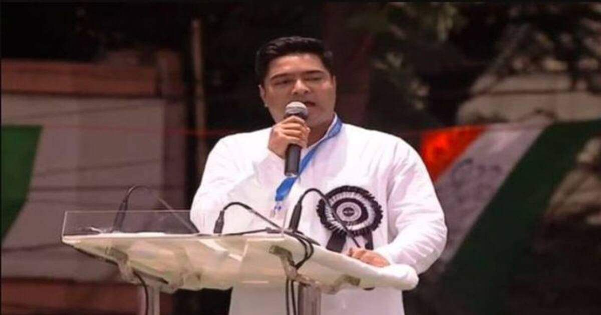 Abhishek Banerjee slams Suvendu Adhikari at a public meeting Abhishek Banerjee slams Suvendu Adhikari at a public meeting