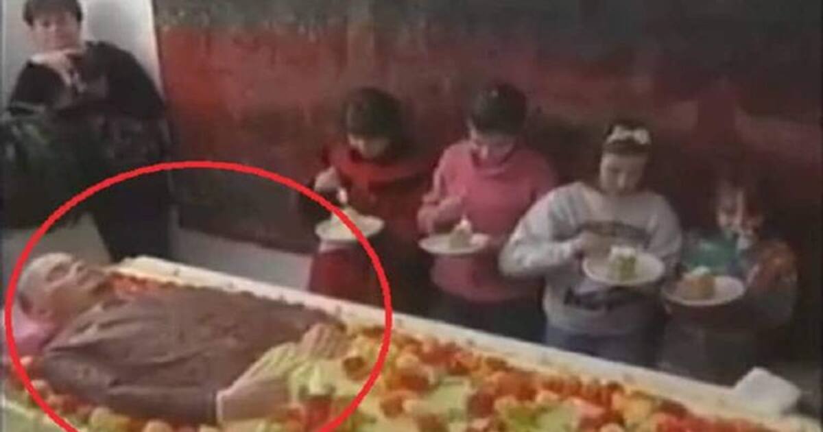 ನೀವು ಎಂದಾದರೂ ತಿಂದಿದ್ದೀರಾ ಡೆಡ್ ಬಾಡಿ ಕೇಕ್!? | Dead body cake made on ...