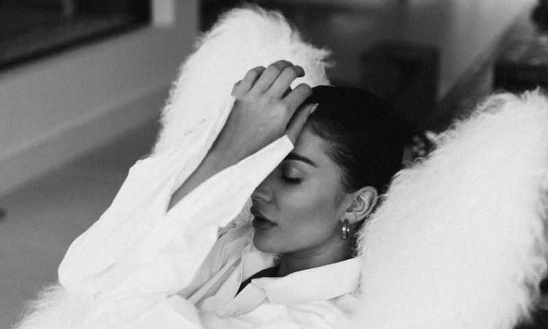 ஊரடங்கில் யோகா செய்து நேரத்தை கழிக்கும் எமி ஜாக்சன் புகைப்படங்கள் உள்ளே ...