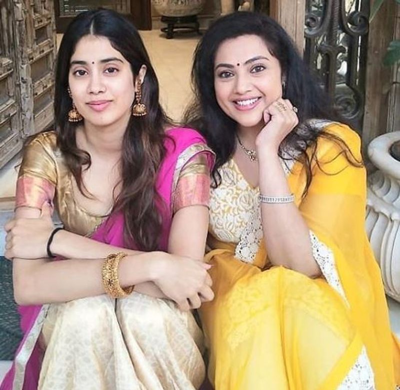 నటి మీనా రేర్ ఫోటోస్.. ఈ వయసులో కూడా ఇంత అందమా! | Actress Meena latest ...