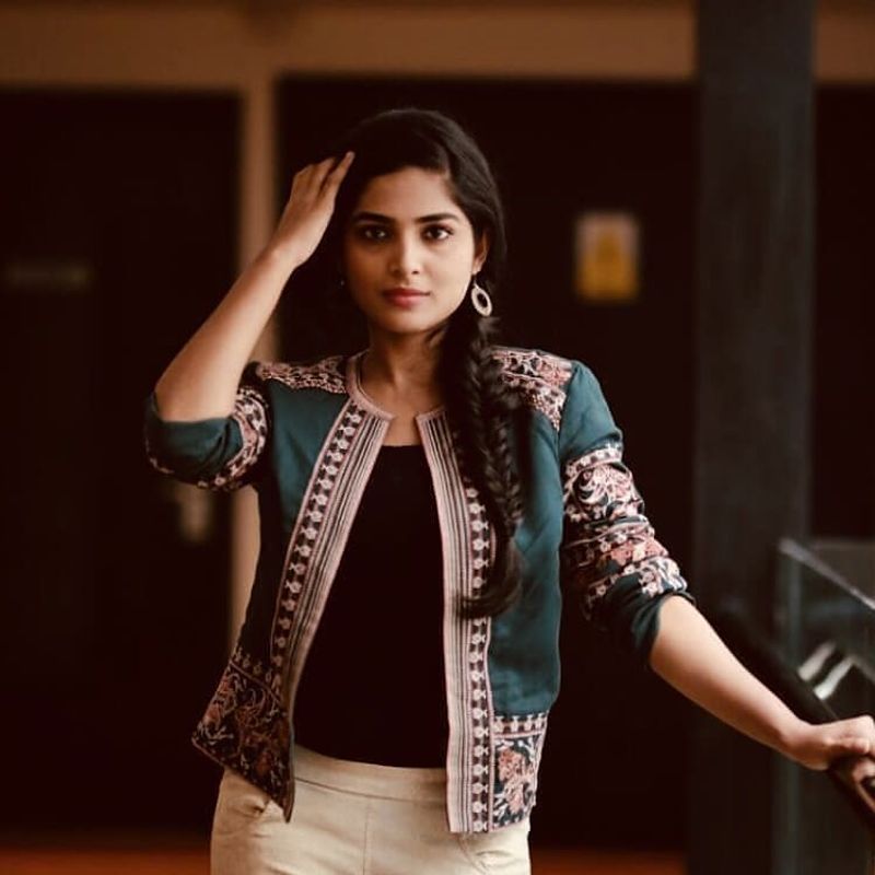 அழகில் அனைவரையும் மிஞ்சும் அனகா இதுவரை யாரும் பார்த்திடாத புகைப்படங்கள் ...