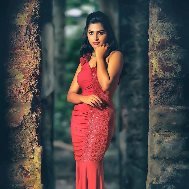 அழகில் அனைவரையும் மிஞ்சும் அனகா இதுவரை யாரும் பார்த்திடாத புகைப்படங்கள் ...