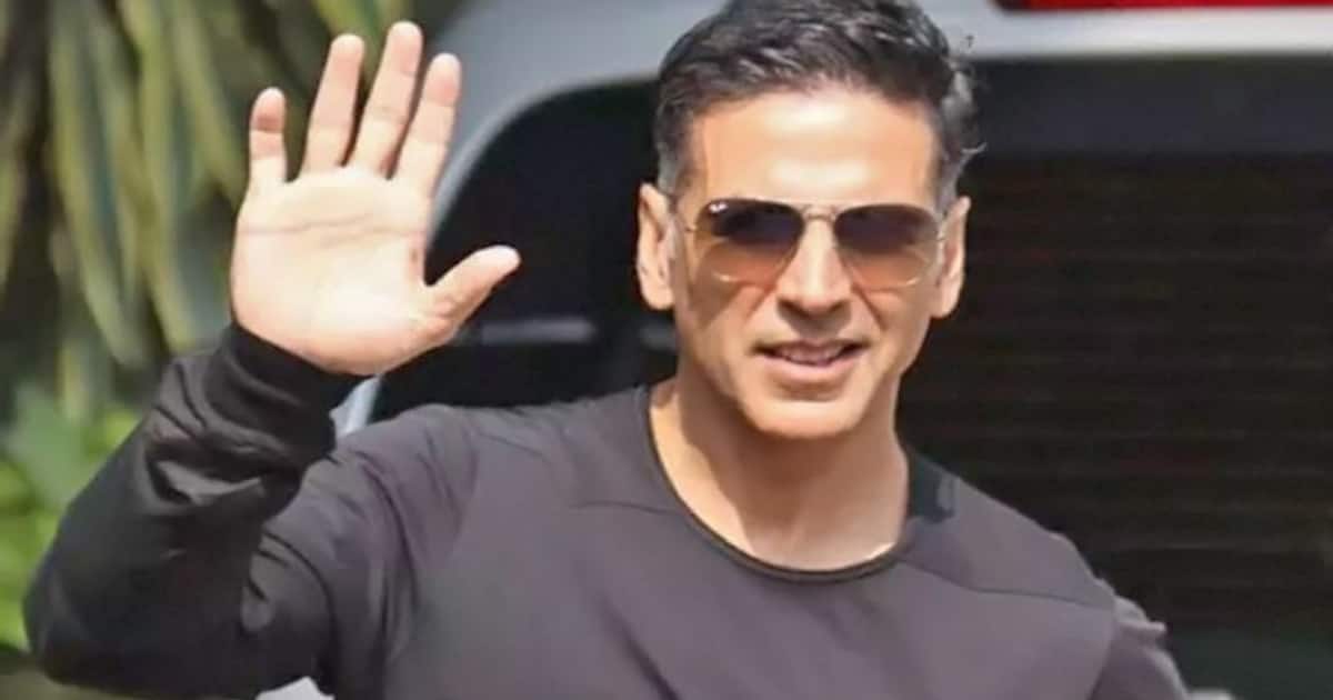 Akshay Kumar unveils new logo of endorsed brand