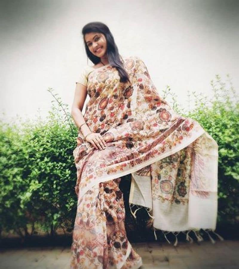 விஜய் டிவி சீரியலுக்கு வந்ததும்... விதவிதமான புடவையில் ரக்ஷிதா நடத்திய ...