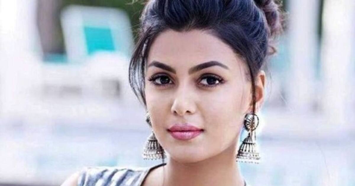 పవన్‌ హీరోయిన్‌ తల్లయ్యింది.. | pawan heroine anisha ambrose gives ...