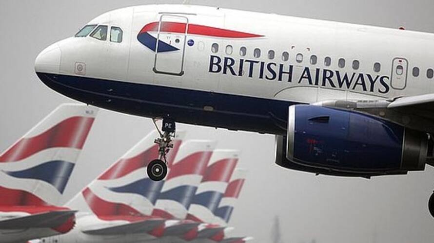 British Airways flight windscreen cracks at 35,000 feet by block of ice