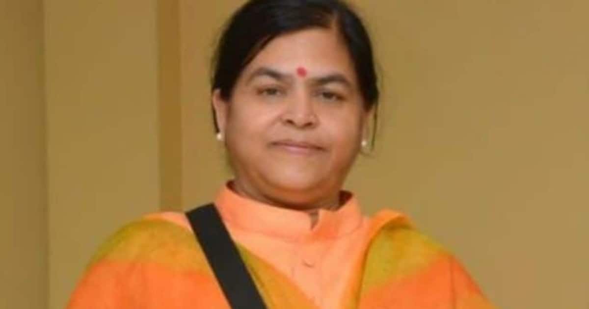 Taking selfie with MP Minister Usha Thakur will cost you Rs 100
