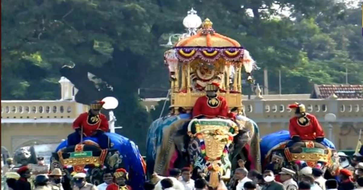 Mysuru Dasara 2020 comes to an end; Abhimanyu carries golden howdah for ...