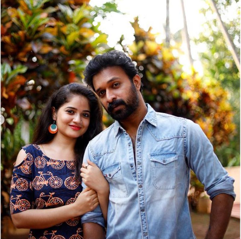 'എന്നന്നേക്കുമുള്ള സ്നേഹം'; പ്രിയതമന് ഒപ്പമുള്ള ചിത്രങ്ങളുമായി ഷഫ്‌ന ...