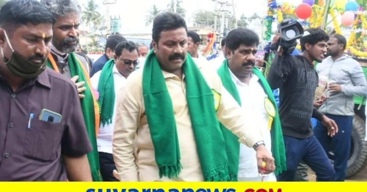 ನಾಟಿ ಮಾಡಿ, ಹಾಲು ಕರೆದ ಸಚಿವದ್ವಯರು! | One Day with Farmers minister BC ...