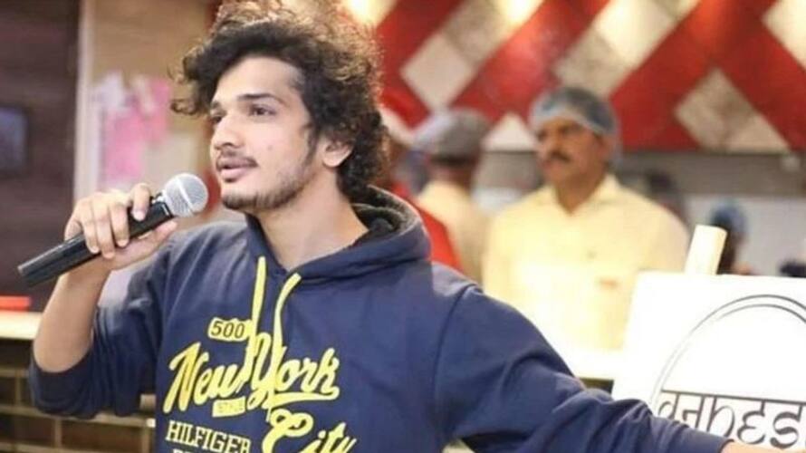 Stand-up comedian Munawar Faruqui walks out of Indore Jail on Saturday ...