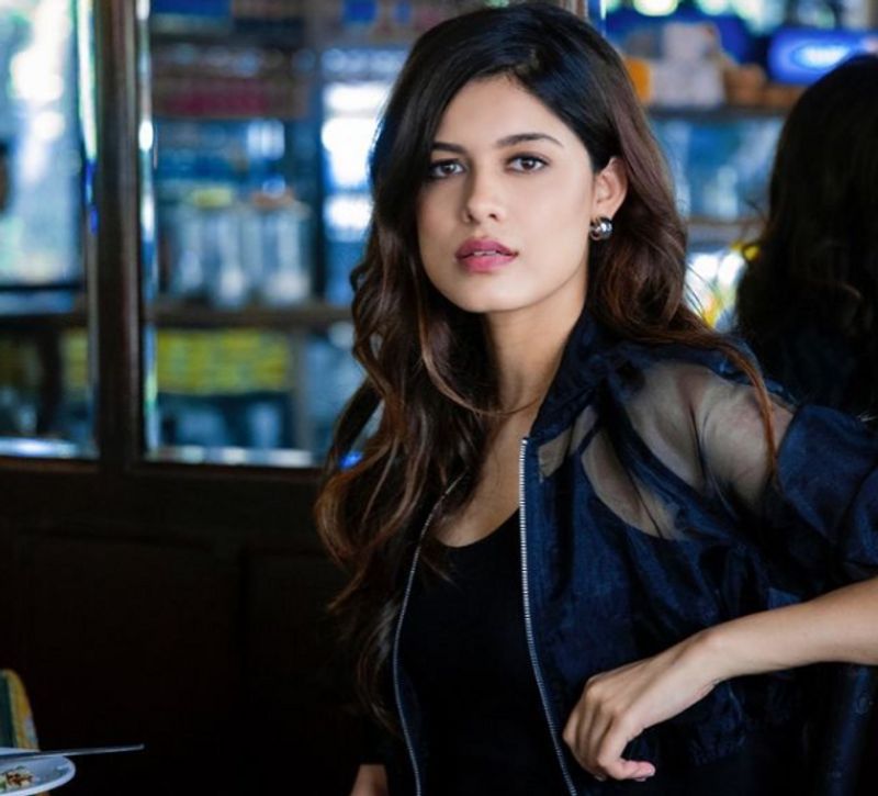 ರಾಬರ್ಟ್ ಚೆಲುವೆ ಆಶಾ ಭಟ್ ಹಾಟ್ ಫೋಟೋ ಶೂಟ್ ವೈರಲ್ | Actress Asha bhatt ...