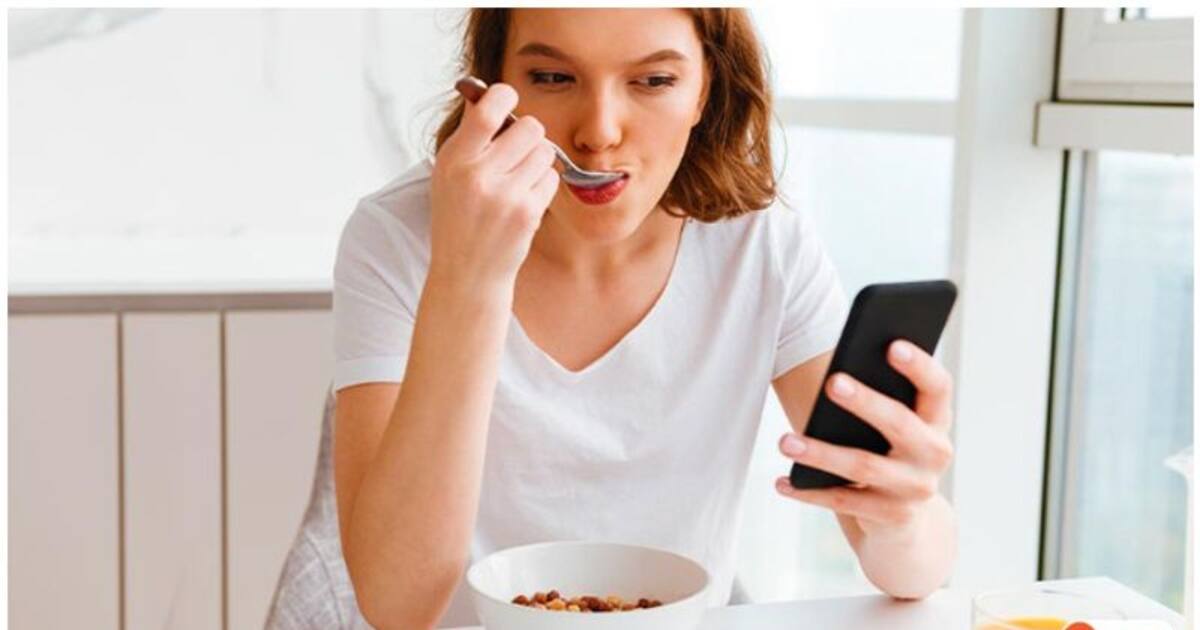 ഭക്ഷണം കഴിക്കുന്ന സമയത്ത് മൊബെെൽ ഫോൺ ഉപയോ ഗിക്കാറുണ്ടോ....? | Do you ...