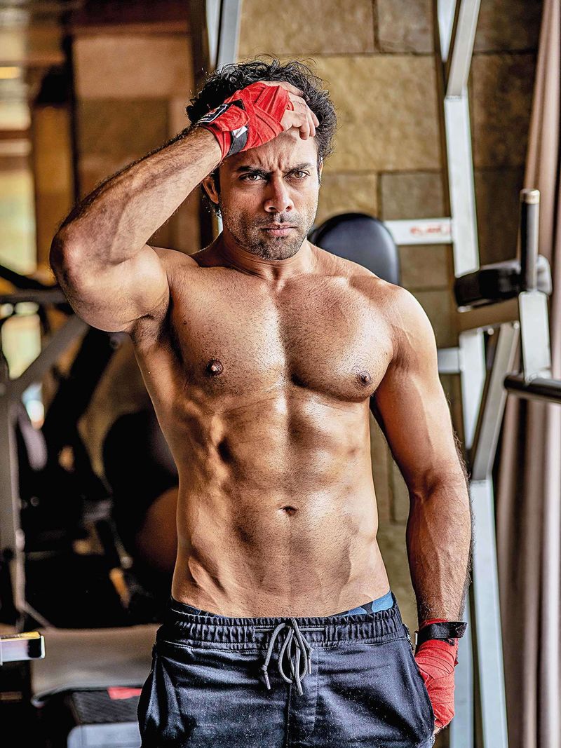 సిక్స్ ప్యాక్‌ స్టార్స్ః అఖిల్‌, ప్రభాస్‌, ఎన్టీఆర్‌, బన్నీ, నాగ్ ...