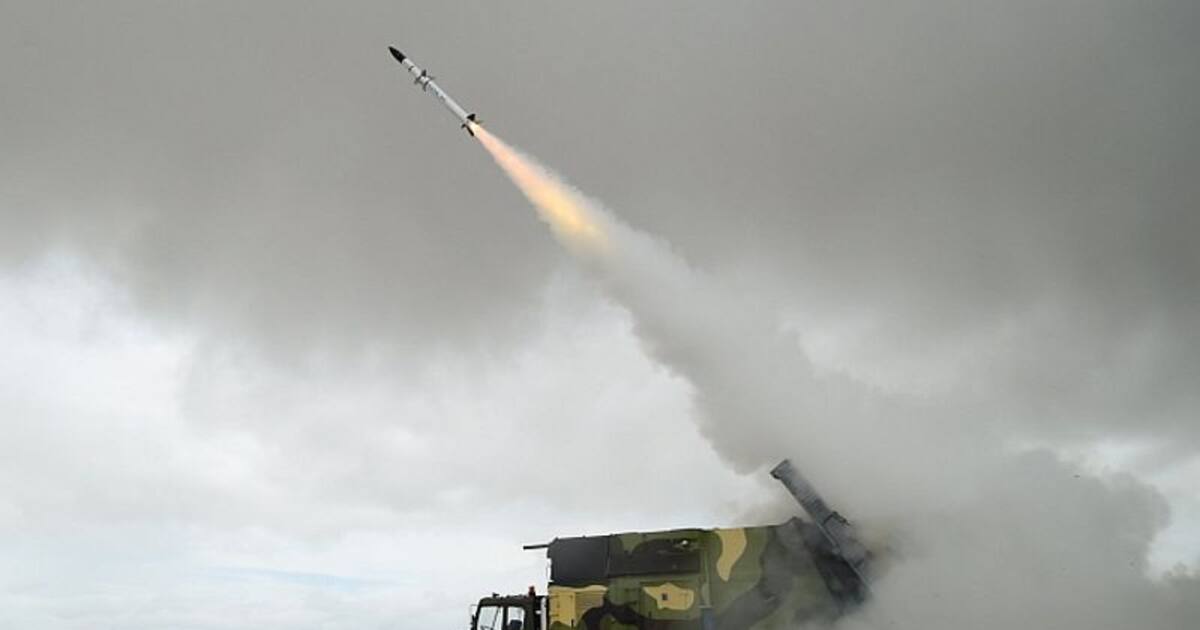 Saudi Arabia intercepts ballistic missile attack from Yemen; 2 injured ...