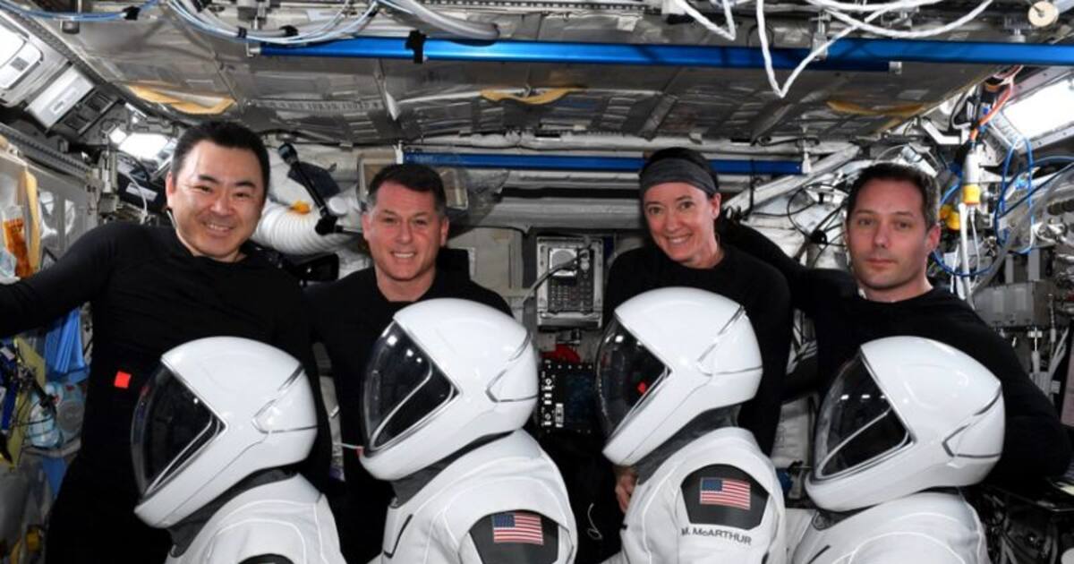 NASA astronauts to wear diapers in SpaceX capsule on their trip back to ...
