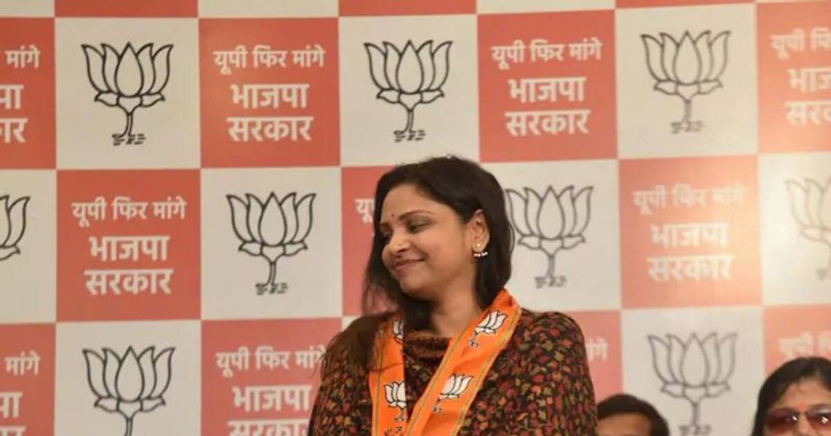 Up Elections 2022 కాంగ్రెస్‌కు హ్యాండ్ బీజేపీ గూటికి మూడో పోస్టర్ గర్ల్