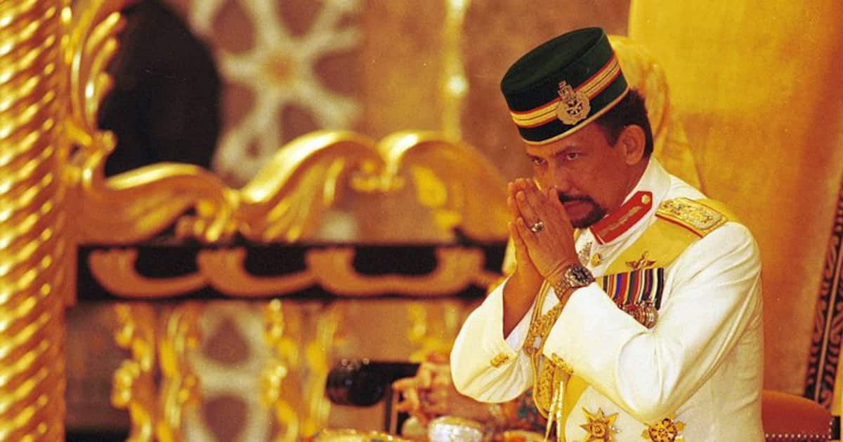 Brunei Sultan : 1,800 മുറികളുള്ള കൊട്ടാരം, 7000 ആഡംബര കാറുകള്‍, ഇതു ...