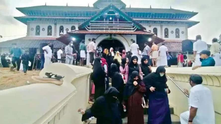 മൂന്ന് പതിറ്റാണ്ടിന് ശേഷം സന്ദർശനാനുമതി; നാദാപുരം പള്ളിയിലേക്ക് ...