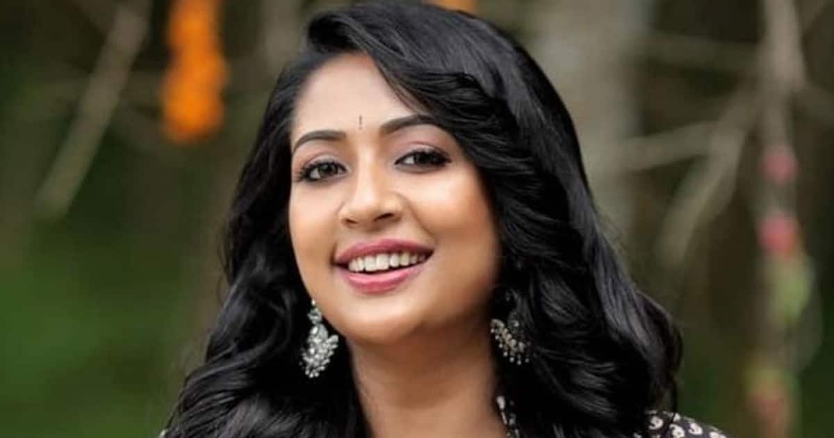 navya nair cast എന്‍റെ പേരില്‍ ജാതിവാല്‍ ഇല്ലല്ലോ, പിന്നെ ഞാനെങ്ങനെ ...