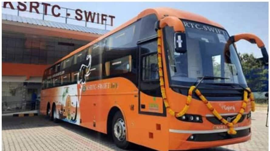 K Swift : കെഎസ്ആർടിസി ബസ് സ്റ്റാൻഡിൽ കെ സ്വിഫ്റ്റ് ബസ് അപകടത്തി ...