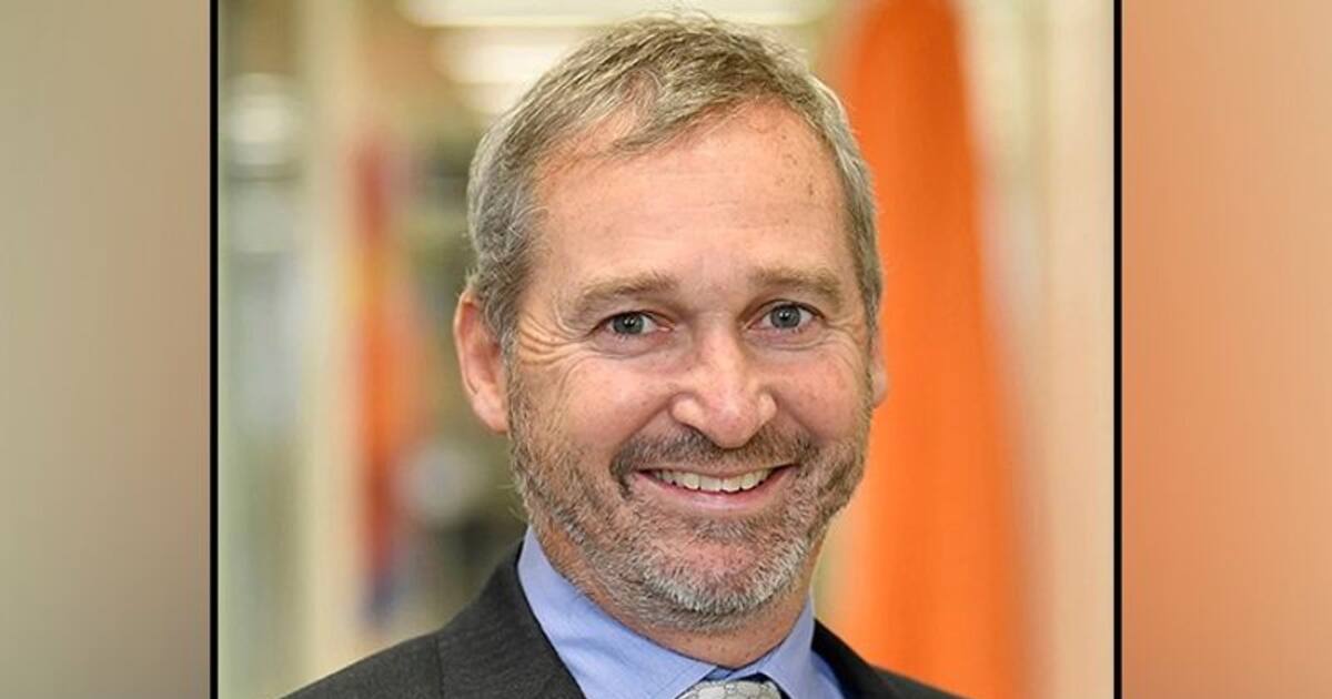 Jupiter's CEO quits $68 billion investment firm to 'sit at the beach ...