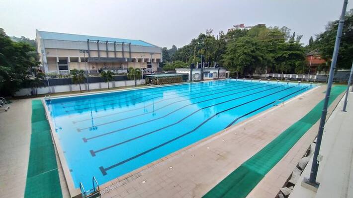 ജിമ്മി ജോര്‍ജ് ഇന്‍ഡോര്‍ സ്റ്റേഡിയത്തില്‍ നീന്തല്‍ പരിശീലനത്തിന് ഫാമിലി ...