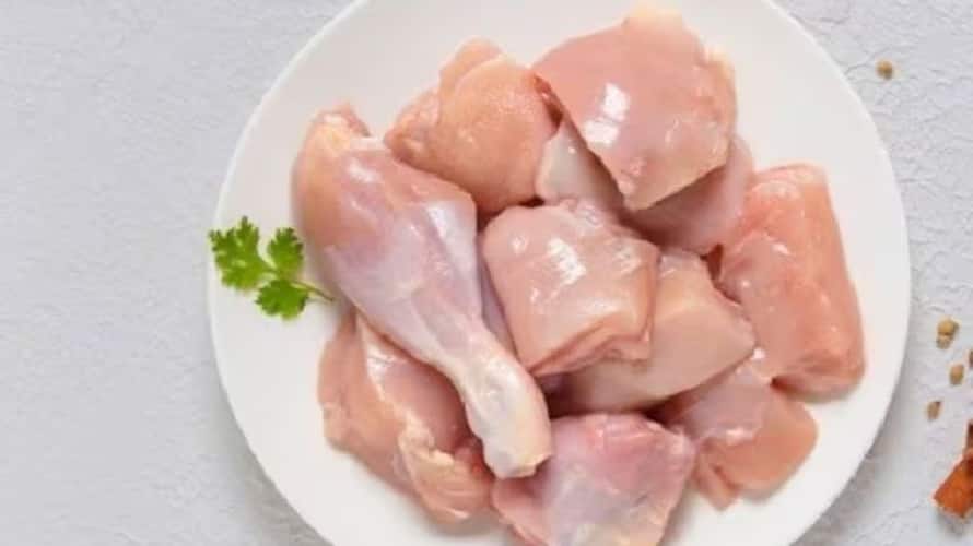 കടയിൽ നിന്ന് വാങ്ങിക്കുന്ന ചിക്കൻ 'ഫ്രഷ്' ആണോ എന്ന് തിരിച്ചറിയാൻ അഞ്ച് ...