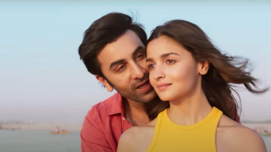 Alia Bhatt, Ranbir Kapoor's romantic picture will make your day; take a ...