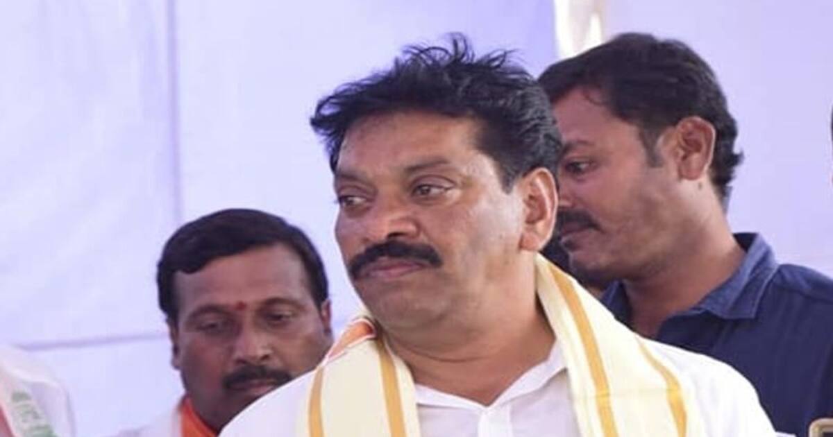 ఎమ్మెల్యే పైళ్ల శేఖర్ రెడ్డికి నిరసన సెగ.. ఆ పని పూర్తి చేయకపోతే ...