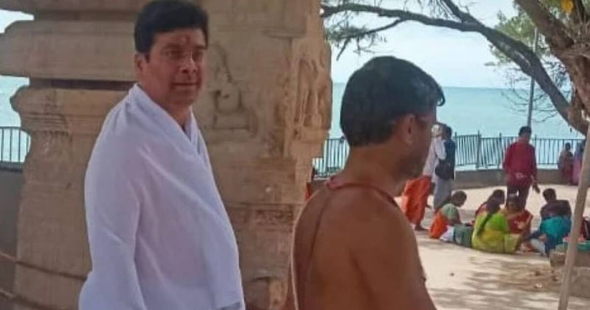 திருச்செந்தூர் கோவிலில் யாகம் நடத்திய சபரீசன்... நாங்கள் ஆண்டவனுக்கு ...