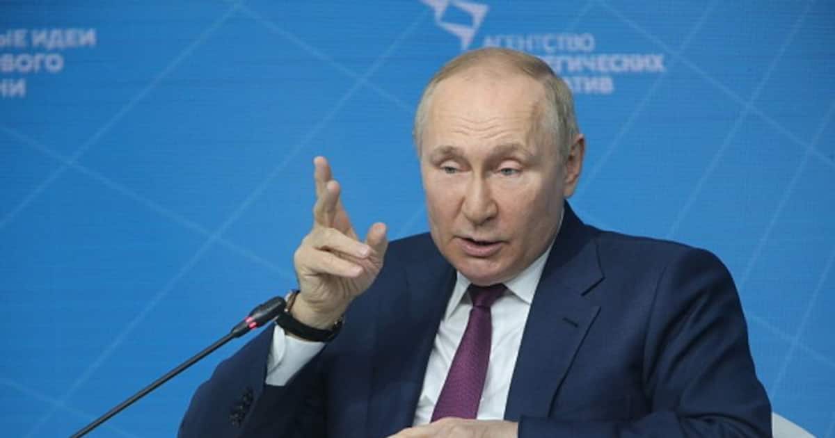 Vladimir Putin's hand turns purple, seen shaking during meet amid ...