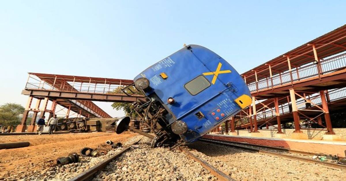 Shivnath Express train on way to Nagpur derails in Chhattisgarh; no ...