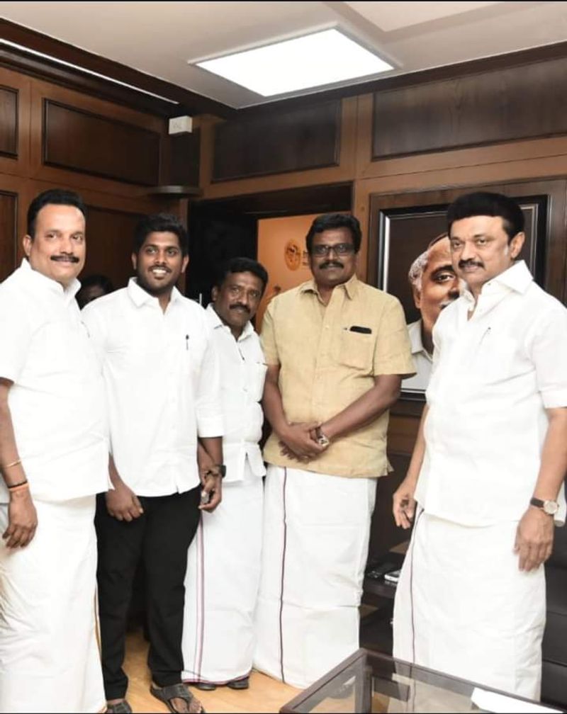 மு.க.ஸ்டாலினை சந்தித்த தங்கதமிழ் செல்வன்..! திடீர் லண்டன் புறப்பட்டார் ...