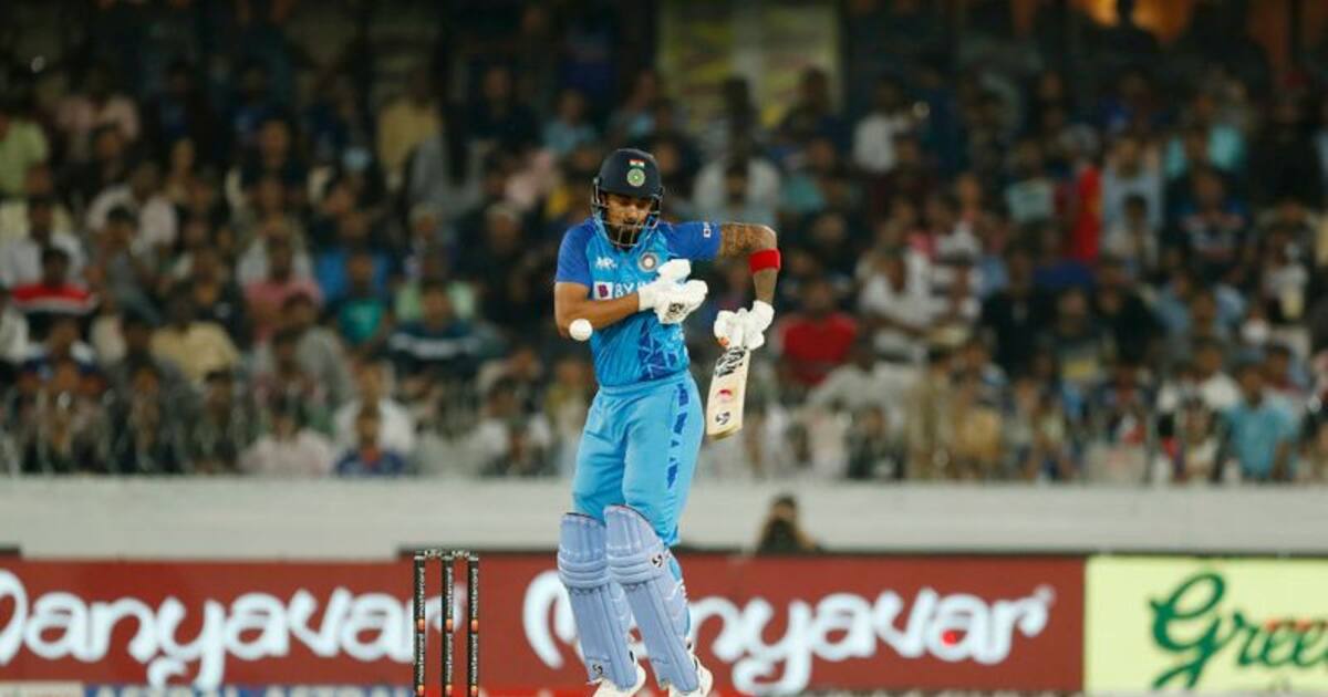 കെ എല്‍ രാഹുല്‍ എയറില്‍ നിന്നിറങ്ങാന്‍ ഒരു സാധ്യതയും കാണുന്നില്ല ...