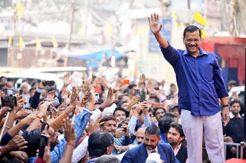 అరవింద్ కేజ్రీవాల్ : బాల్యం, విద్య, వ్యక్తిగత జీవితం, రాజకీయ ప్రస్థానం