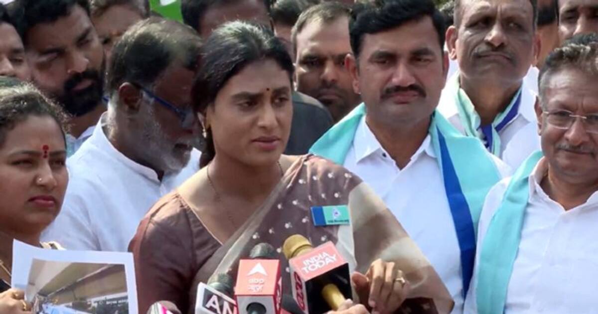 పాదయాత్రకు వరంగల్ పోలీసుల అనుమతి నిరాకరణ: భవిష్యత్తు కార్యాచరణపై నేతలతో ...