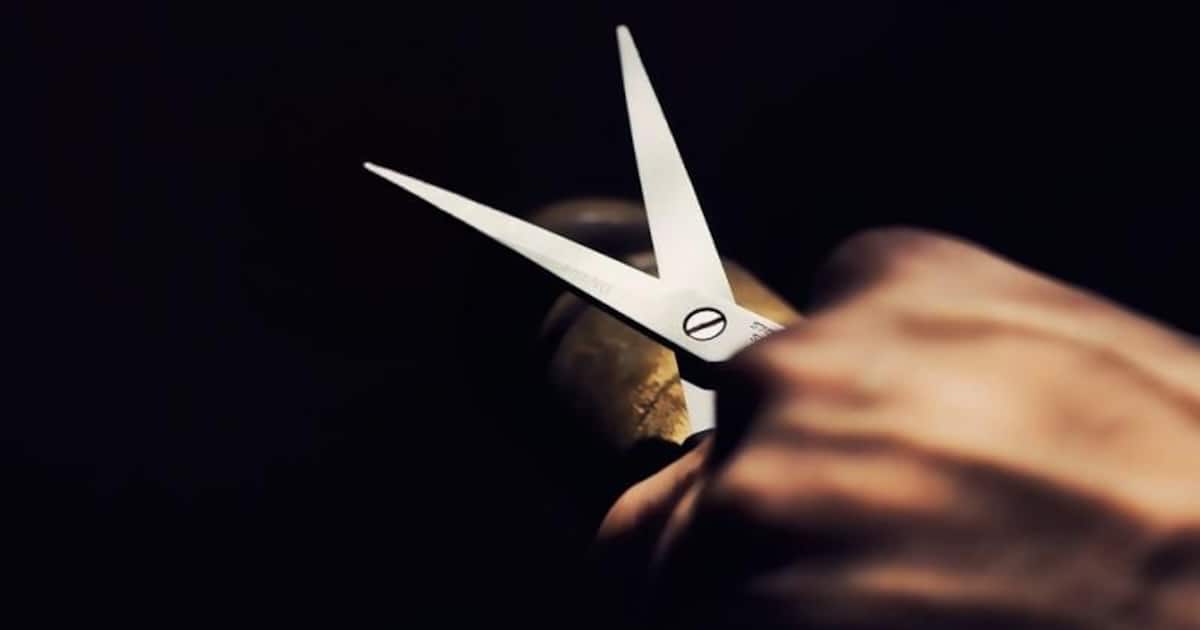 വീഡിയോ കോള്‍ വിളിച്ച ഭാര്യയെ കാണണമെന്ന് സഹപ്രവര്‍ത്തകൻ, പറ്റില്ലെന്ന് ...