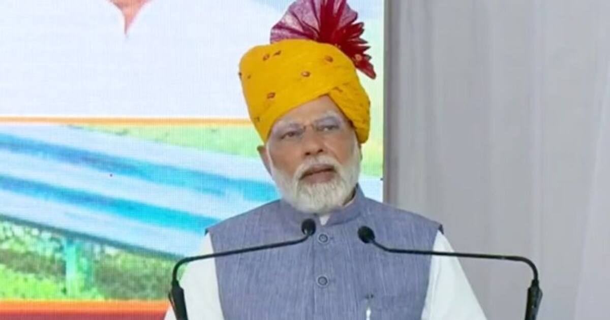 PM Modi inaugurates first stretch of Delhi-Mumbai Expressway, 246-km ...