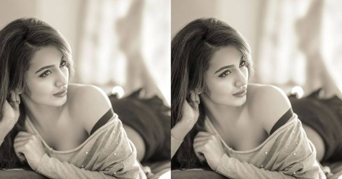 బెడ్ పై బోర్లా పడుకుని తిప్పలు పడుతున్న బిగ్ బాస్ బ్యూటీ... తేజస్వి ఒంటిపై నిలవనంటున్న టాప్!