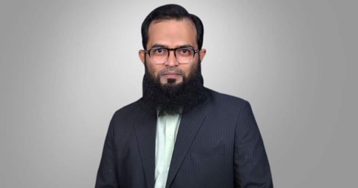 Muhammad Ashif Ahmad, a well-known Islamic musician, uses music to ...