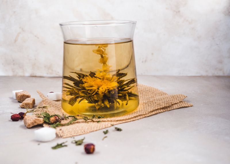 Sip your way to digestive wellness: Discover 6 soothing teas for ...