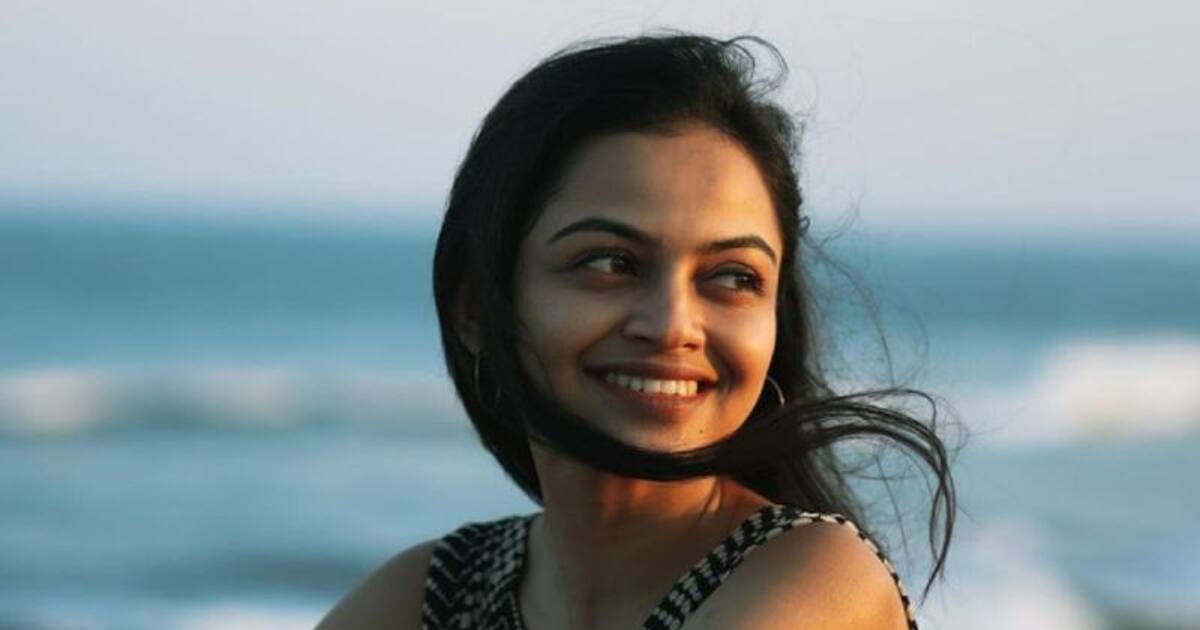 Super Singer pooja : நீச்சல் உடையில் போஸ்... சூப்பர் சிங்கர் பூஜா ...