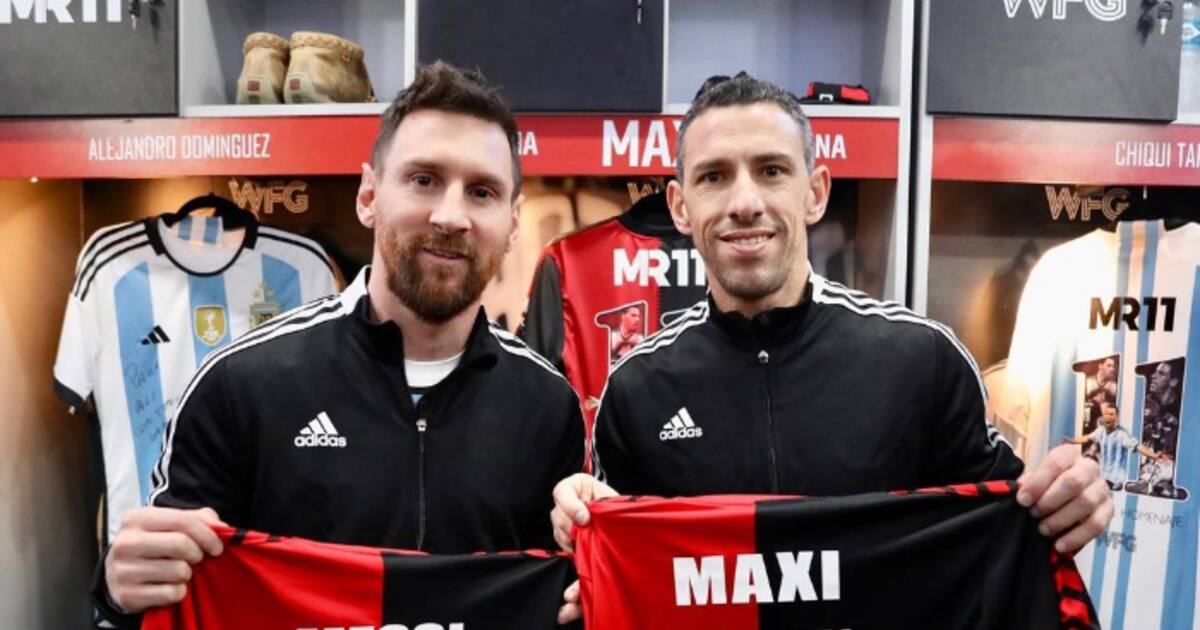 Ahead of Inter Miami debut, fan stuns Lionel Messi with kiss during ...